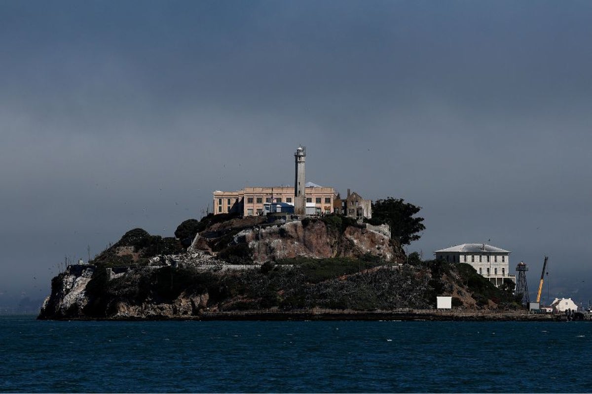 Trump officials to announce bid to reopen Alcatraz as federal prison