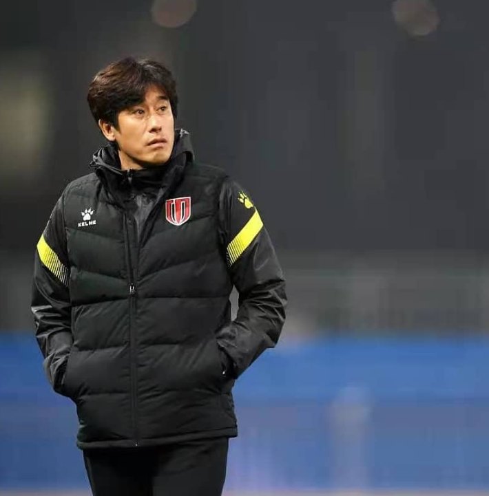 "서정원의 선수단 봐봐! 구단 피 빨아먹고 있어, 77억 말이 돼?" 中 언론 폭언 대충격!…1부 승격+사상 첫 ACLE 진출에도 황당 비난