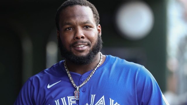 Kirk quietly earning place among Blue Jays’ best-ever catchers
