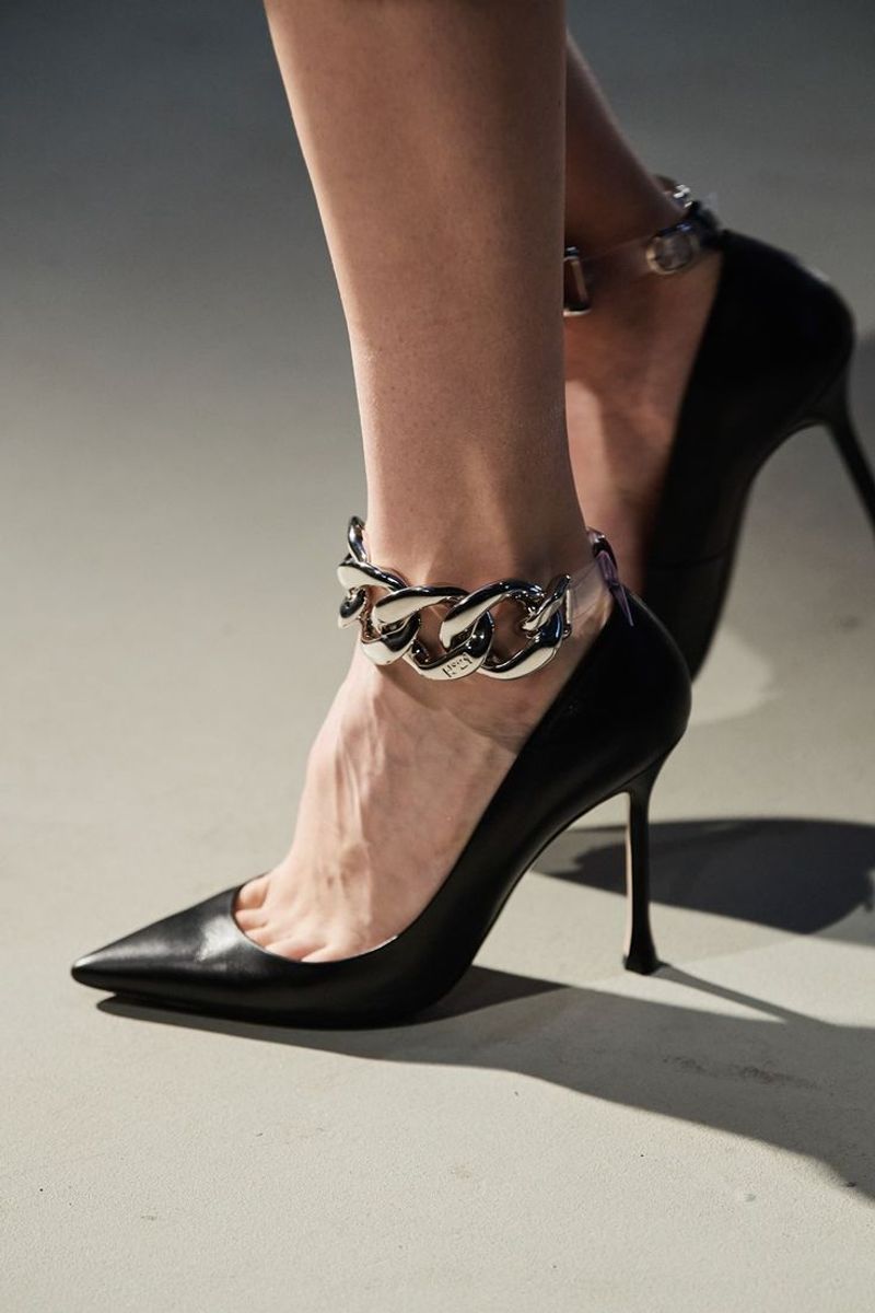 11 Common Style Errors Women Over 70 Make-And 6 Elegant Changes That ...