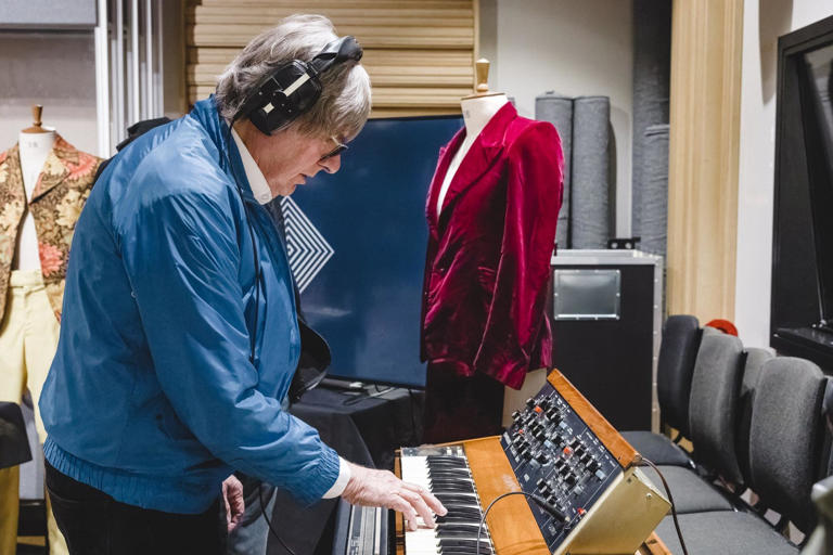Former ELO members open new production suite in memory of bandmate