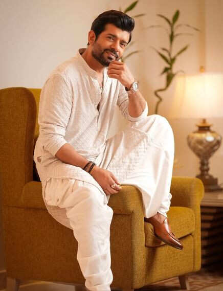 Viineet Kumar Siingh Brings Forward Different Shades of Love and ...