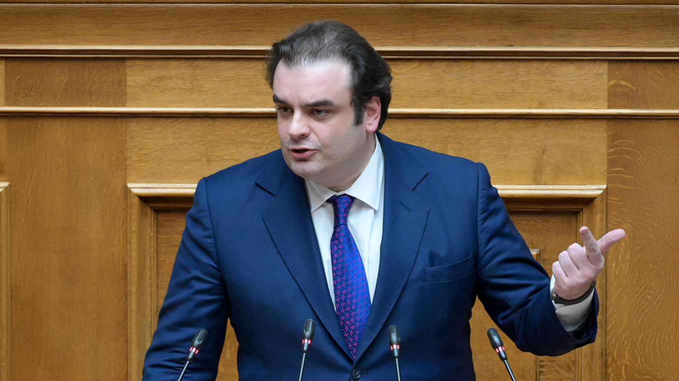Πλαφόν στις τραπεζικές χρεώσεις και μηδενικό κόστος σε ΑΤΜ: Οι ...