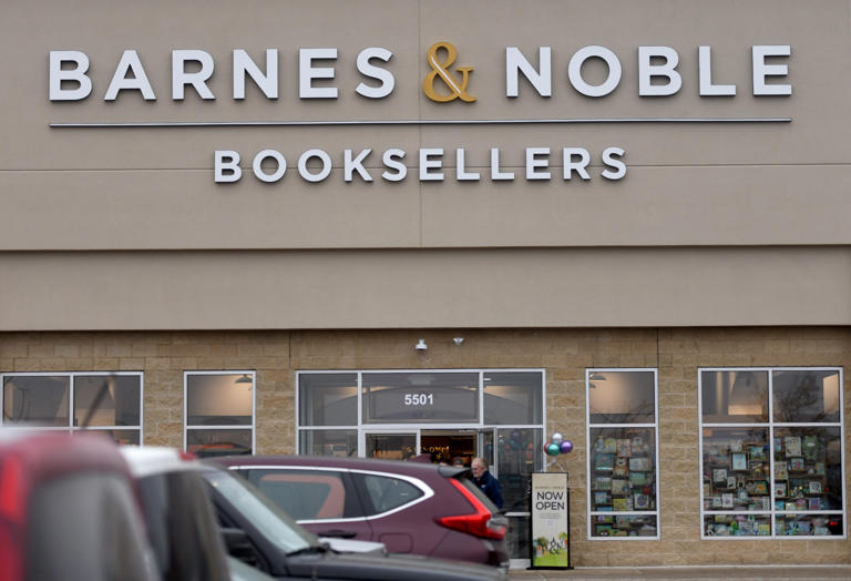 Barnes & Noble to open new Aurora store