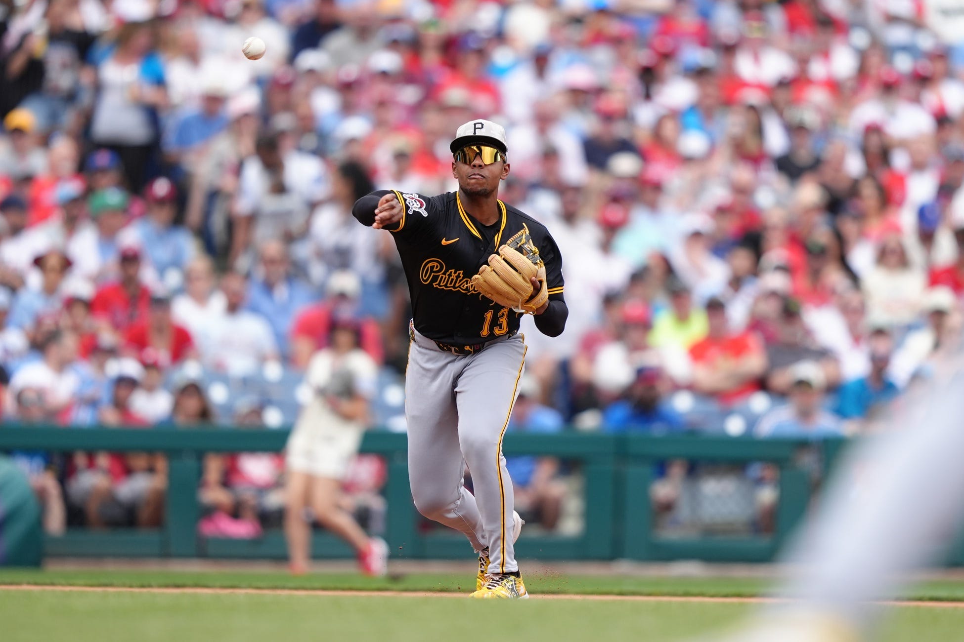 Who says no (other than Limits) to this trade that sends Hayes to Yankees?