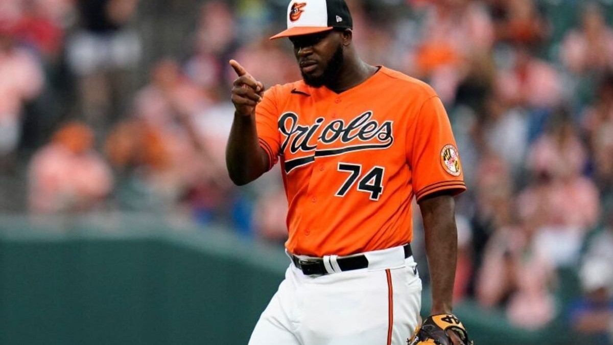 MLB: Sudden Injury Derails Trade Plans for All-Star Reliever and ...