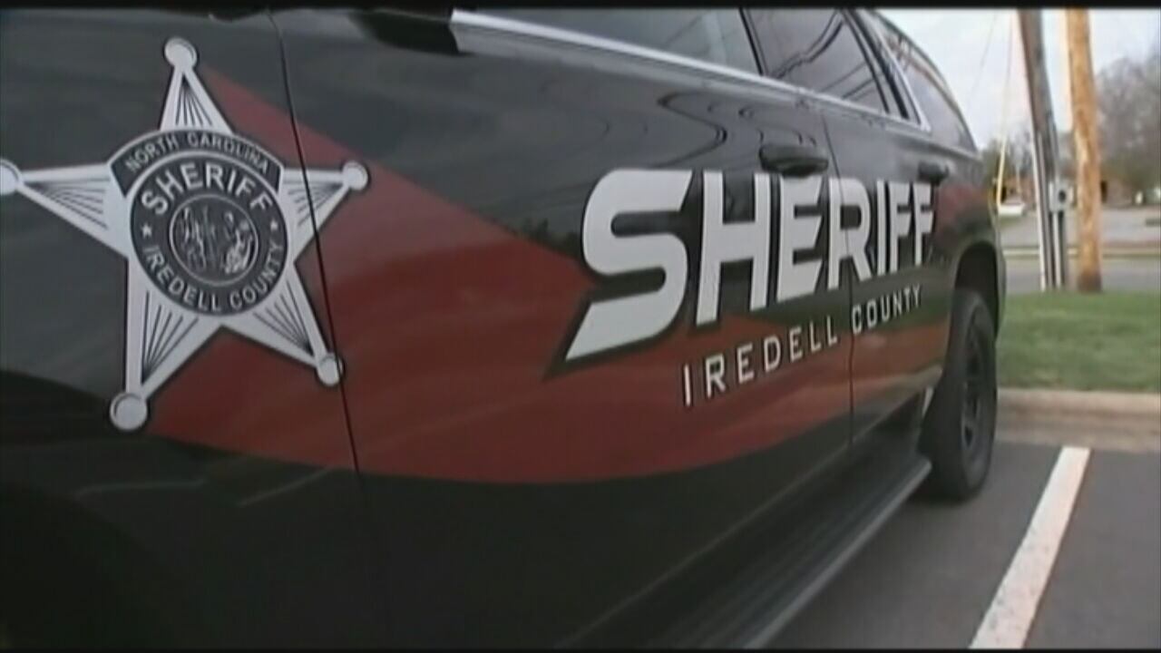 Man arrested after machete attack in Iredell County