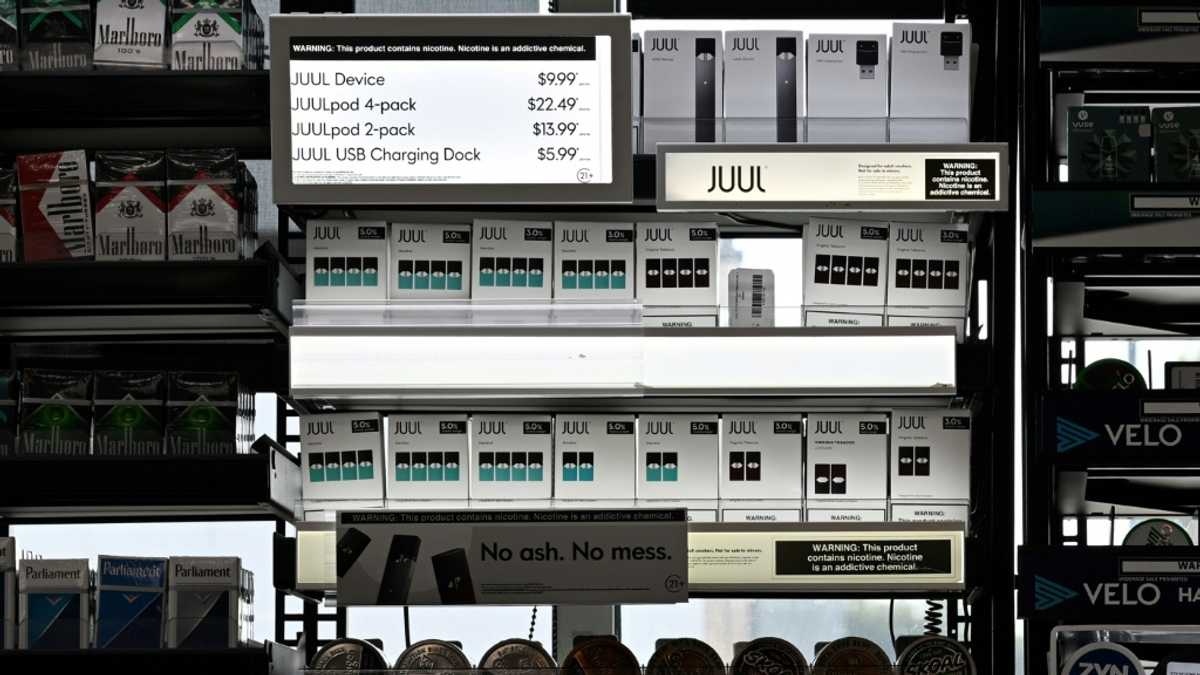 US authorizes Juul to market vaping products