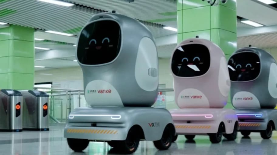 7-Eleven's New Delivery Robots Are Using Public Transportation in China