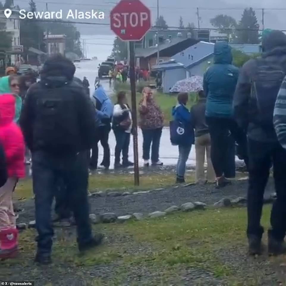Alaska earthquake rocks state and sparks tsunami warning