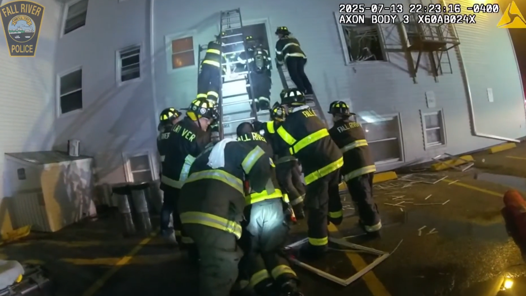 New body cam footage show officer's POV of rescues during deadly ...
