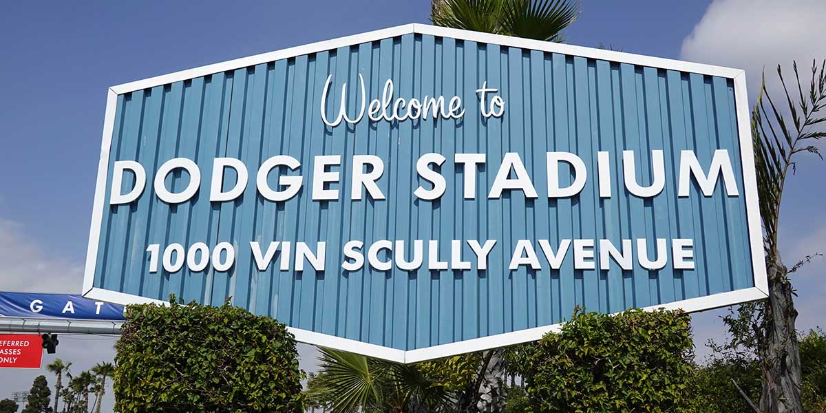 Robot will throw out first pitch before Dodgers game