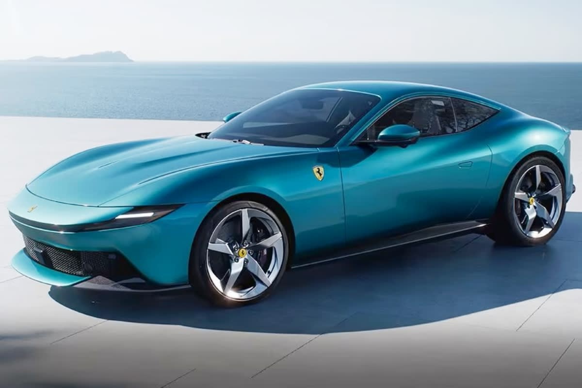 Ferrari vs. Aston Martin: Amalfi and Vantage S Face Off in GT Showdown