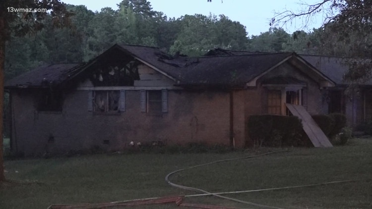 Man's body found after building fire in Forsyth on Thursday afternoon ...