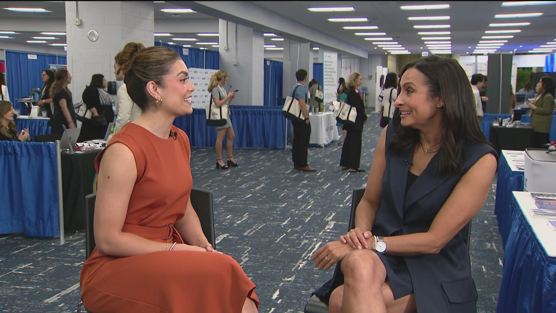 Adelante, Chicago - Chicagoan and award winning journalist Diana Gutiérrez