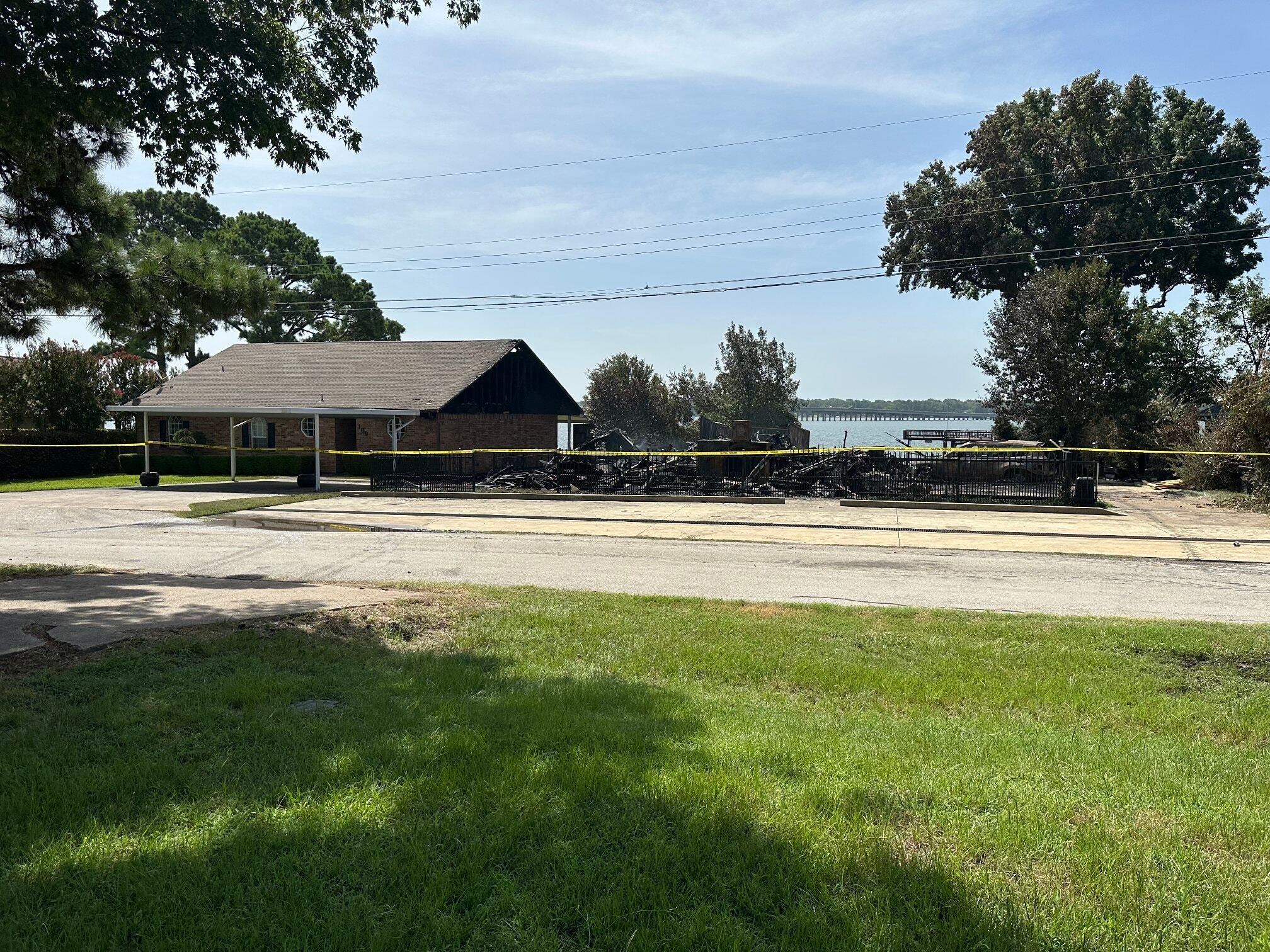 Fire destroys 1 Gun Barrel City home, damages 2 others Thursday morning