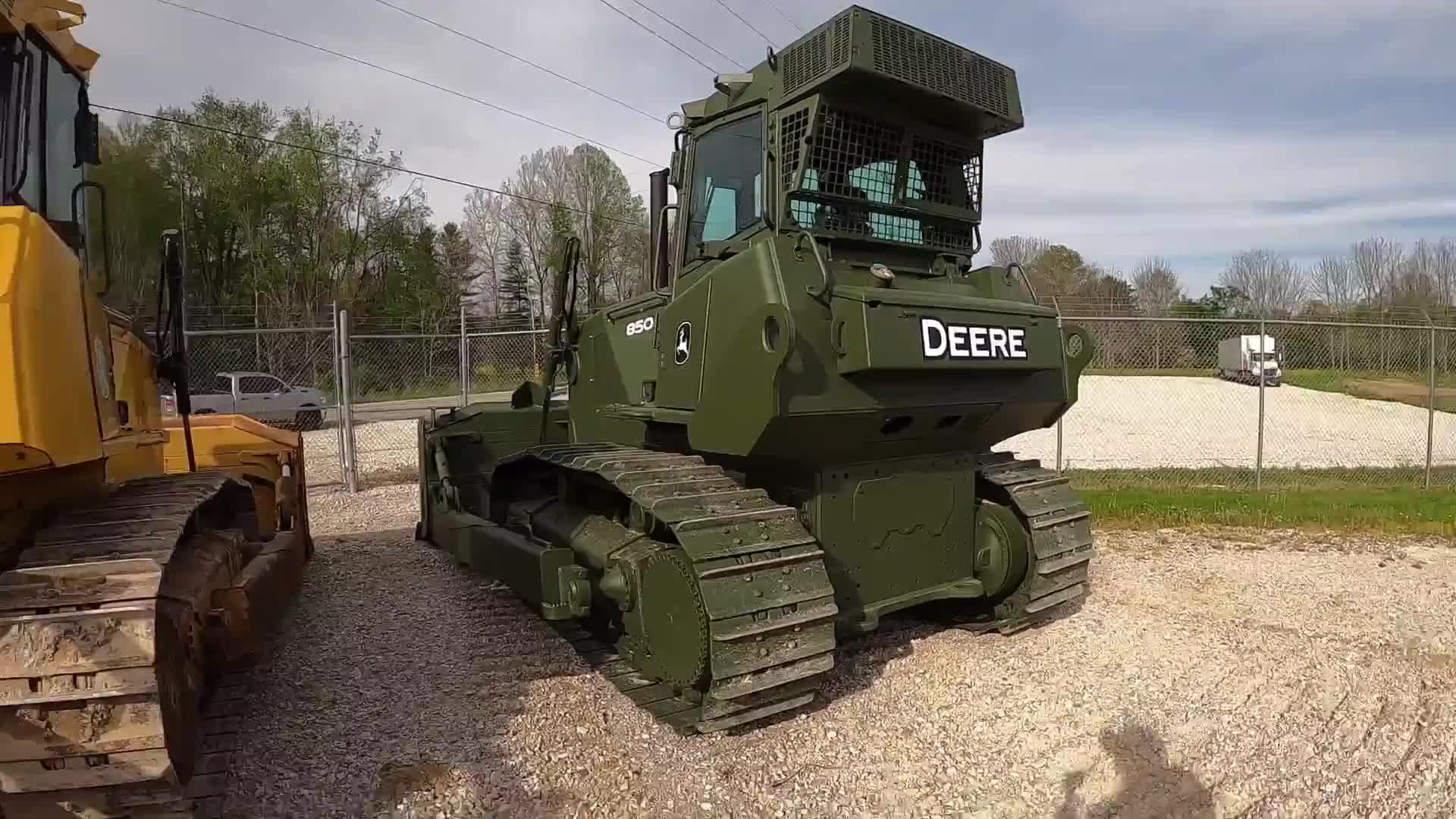 Comparing Military and Civilian John Deere 850J Dozers