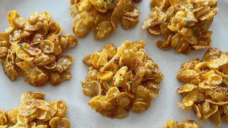 The Old-School No-Bake Dessert That Transforms Corn Flakes Into A Sweet ...