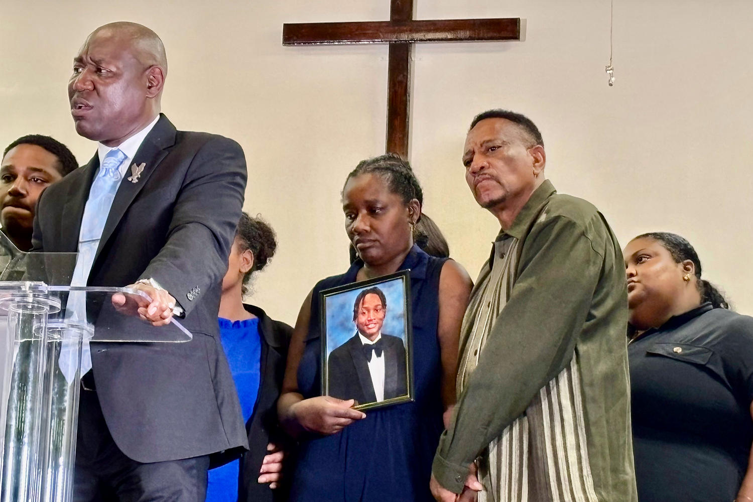 Alabama governor backs withholding video of officer fatally shooting ...