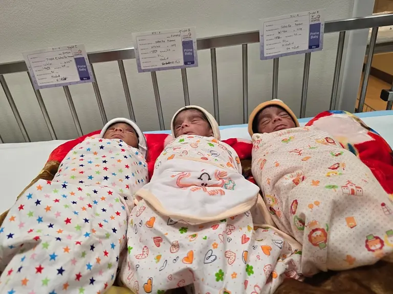 Miracle triplets born naturally in Dubai to 42-year-old Pakistani mom ...
