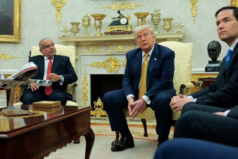 Trump struggles to fit swollen foot in shoes after health condition ...