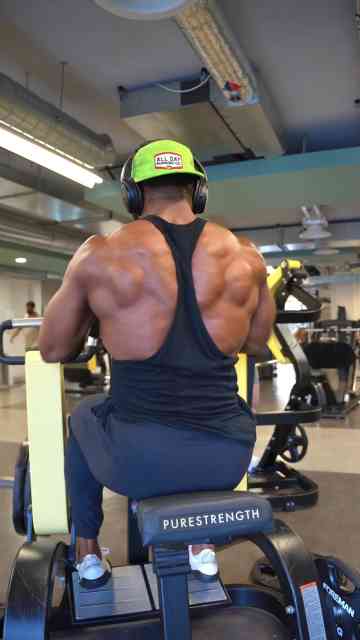 Perfect Back workout for a BIGGER BACK!