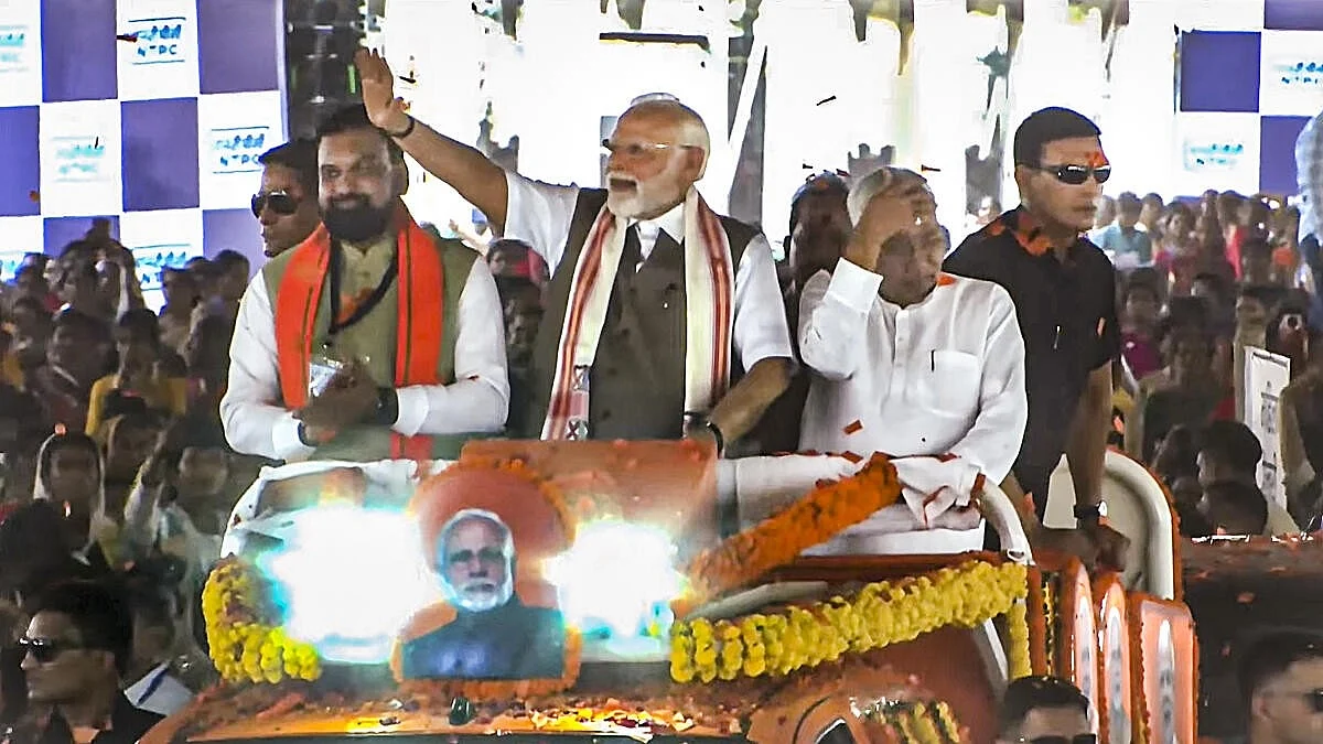 PM Modi reaches function venue in Bihar's Motihari in open vehicle