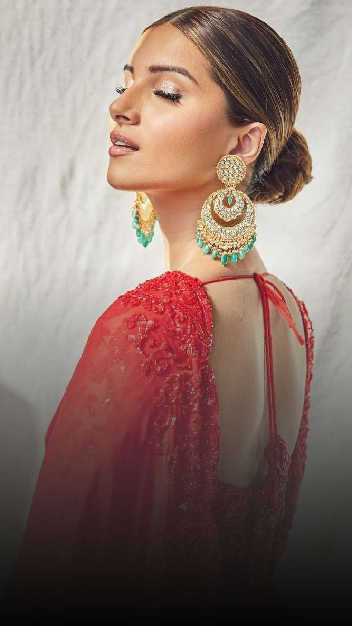 Tara Sutaria's 6 Elegant Saree Looks Perfect For Monsoon Wedding