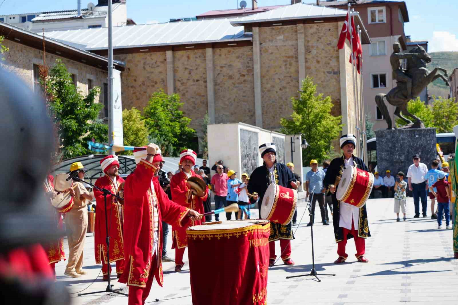 Dede Korkut 29. Uluslararası Kültür ve Sanat Şölenleri renkli ...