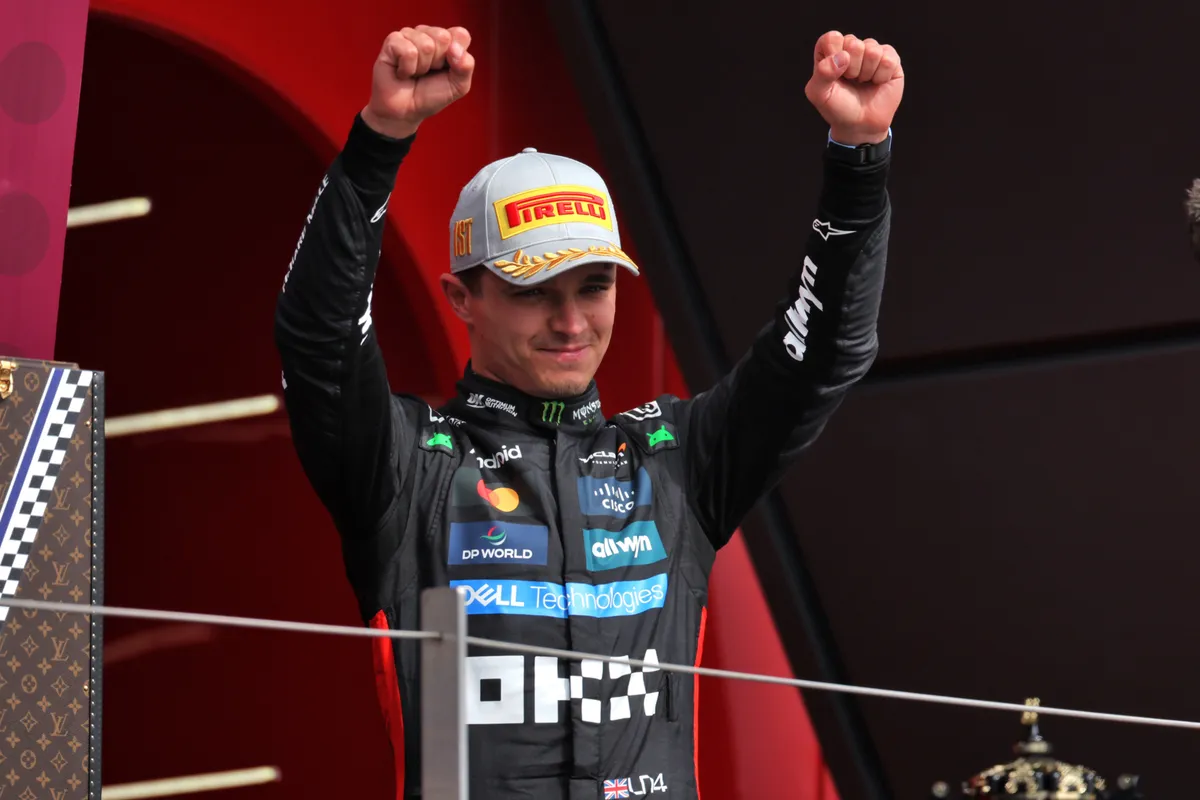 Norris heats up the beach with 'secret' model girlfriend enjoying a ...