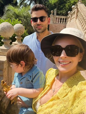 Lindsay Lohan calls herself a 'lucky mama' in adorable new snap with ...