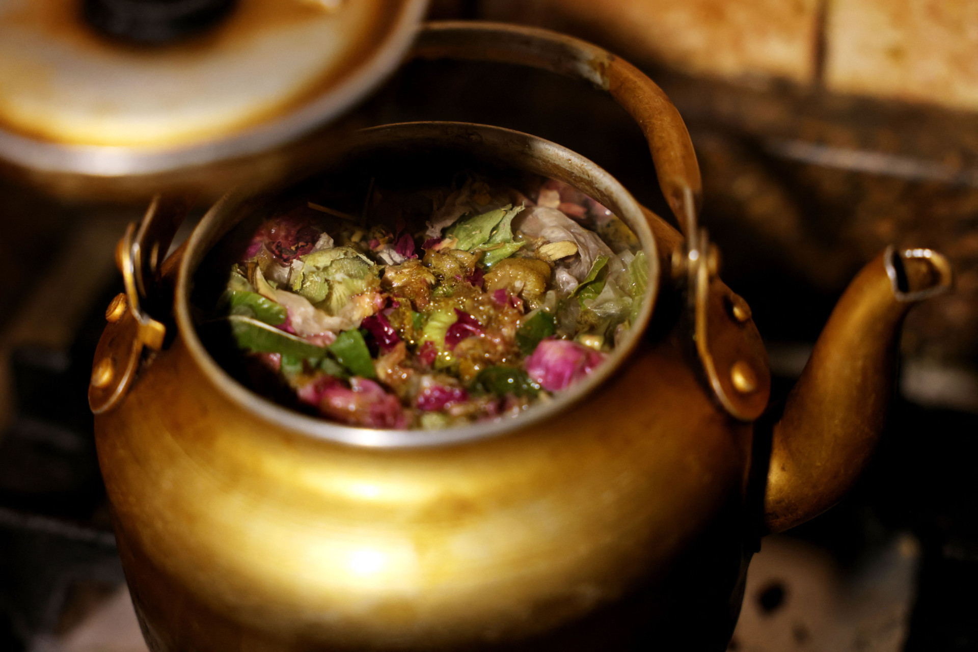Tea and longevity: why tea drinkers live longer