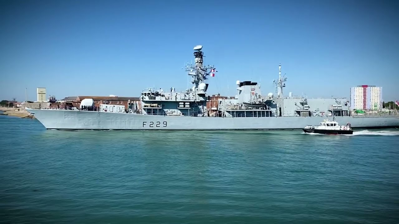 Naval Power in Motion – HMS Lancaster Leaves Port