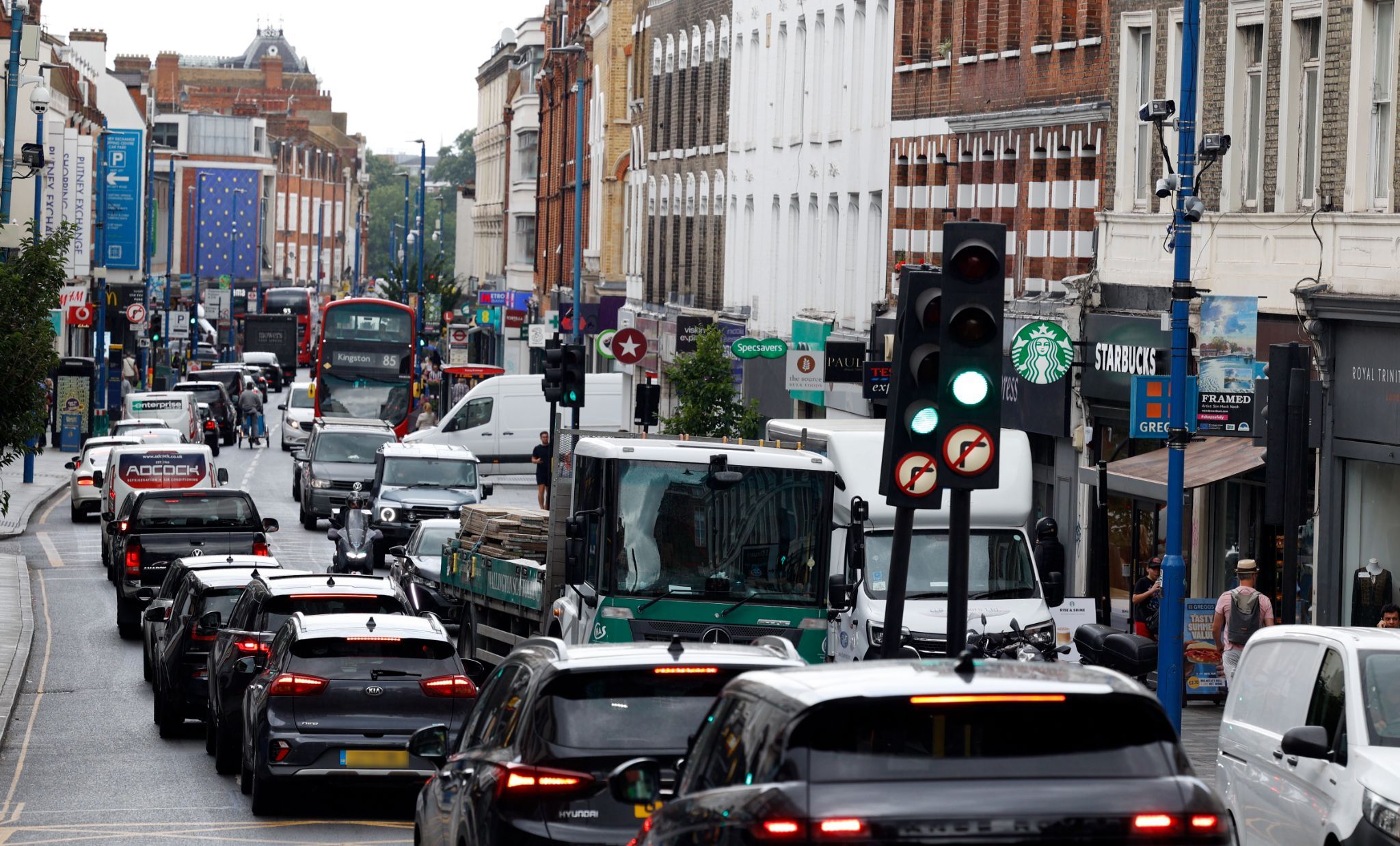 Putney’s choking with traffic gridlock after catastrophic junction ...