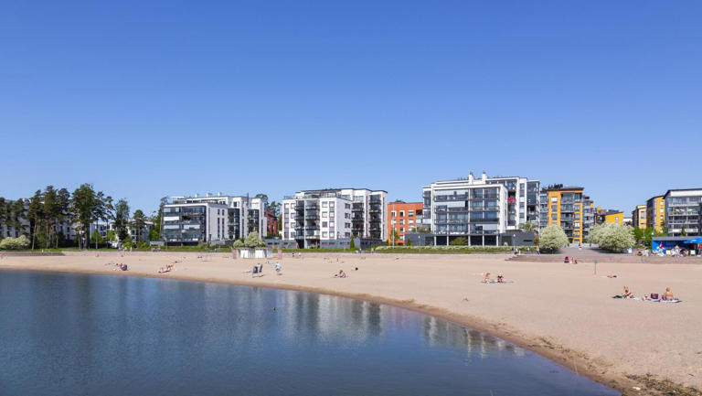 HU: Läheltä piti -tilanteita rannalla myös Helsingissä - kaksi lasta ...