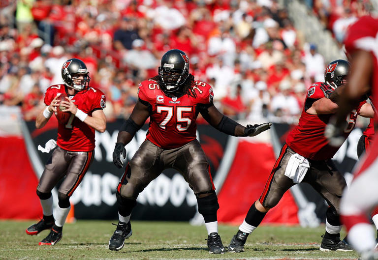 Buccaneers Quarter Century Team: Offensive Line