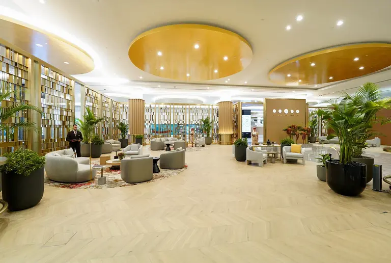 Check out Emirates’ new ultra-exclusive First-Class check-in at Dubai ...