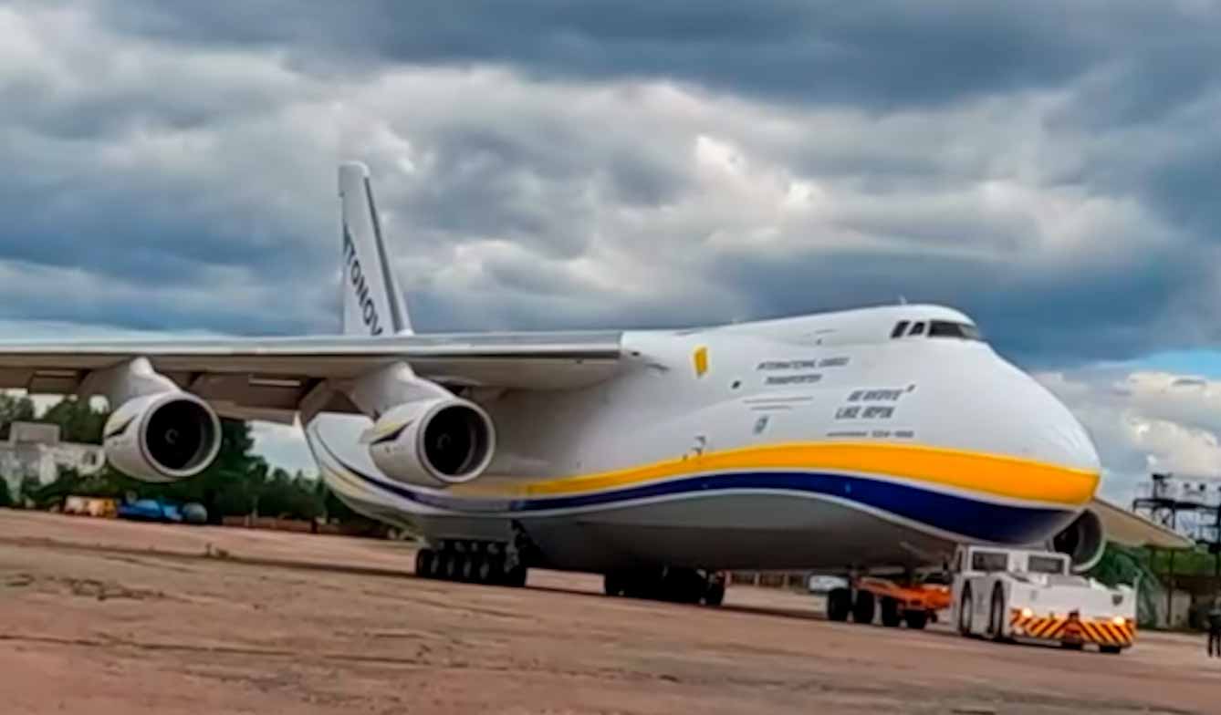 Video: Giant An-124-100 Cargo Aircraft Returns to the Skies After ...
