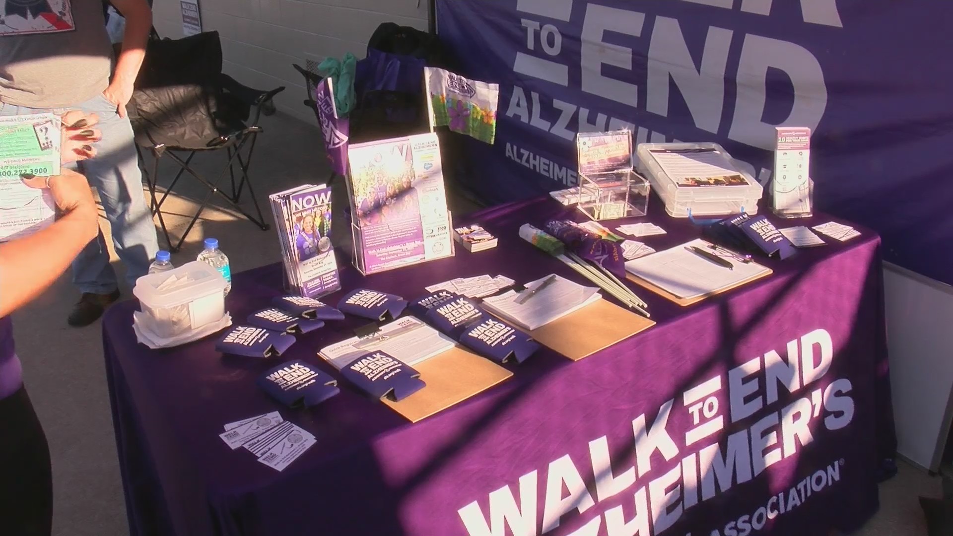 Community gathers at Blue Ribbons game in Green Bay to kick-off 'Walk ...