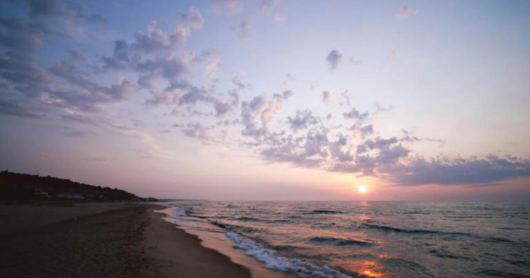 Scientists Stunned to Discover 40 Enormous Craters at the Depths of ...