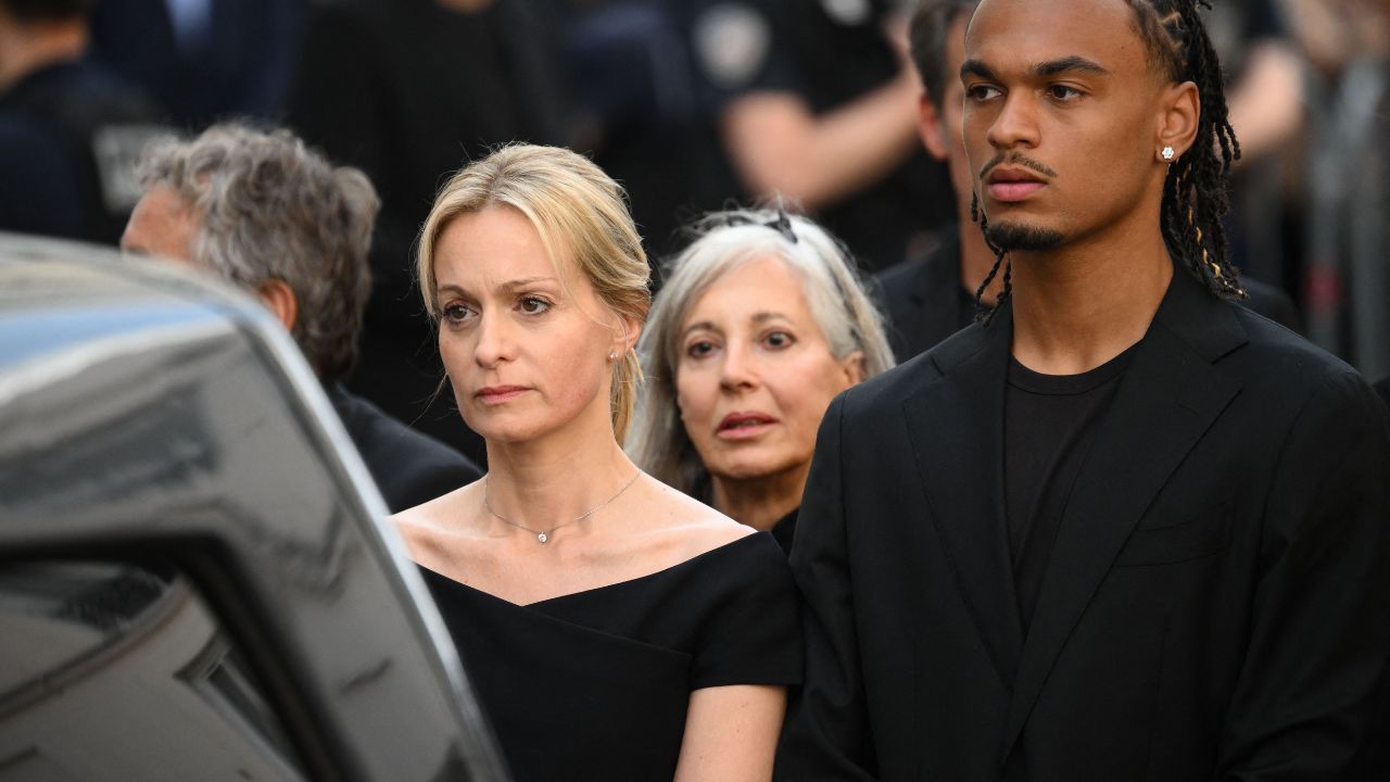 Obsèques de Thierry Ardisson : Audrey Crespo-Mara entourée de ses fils ...