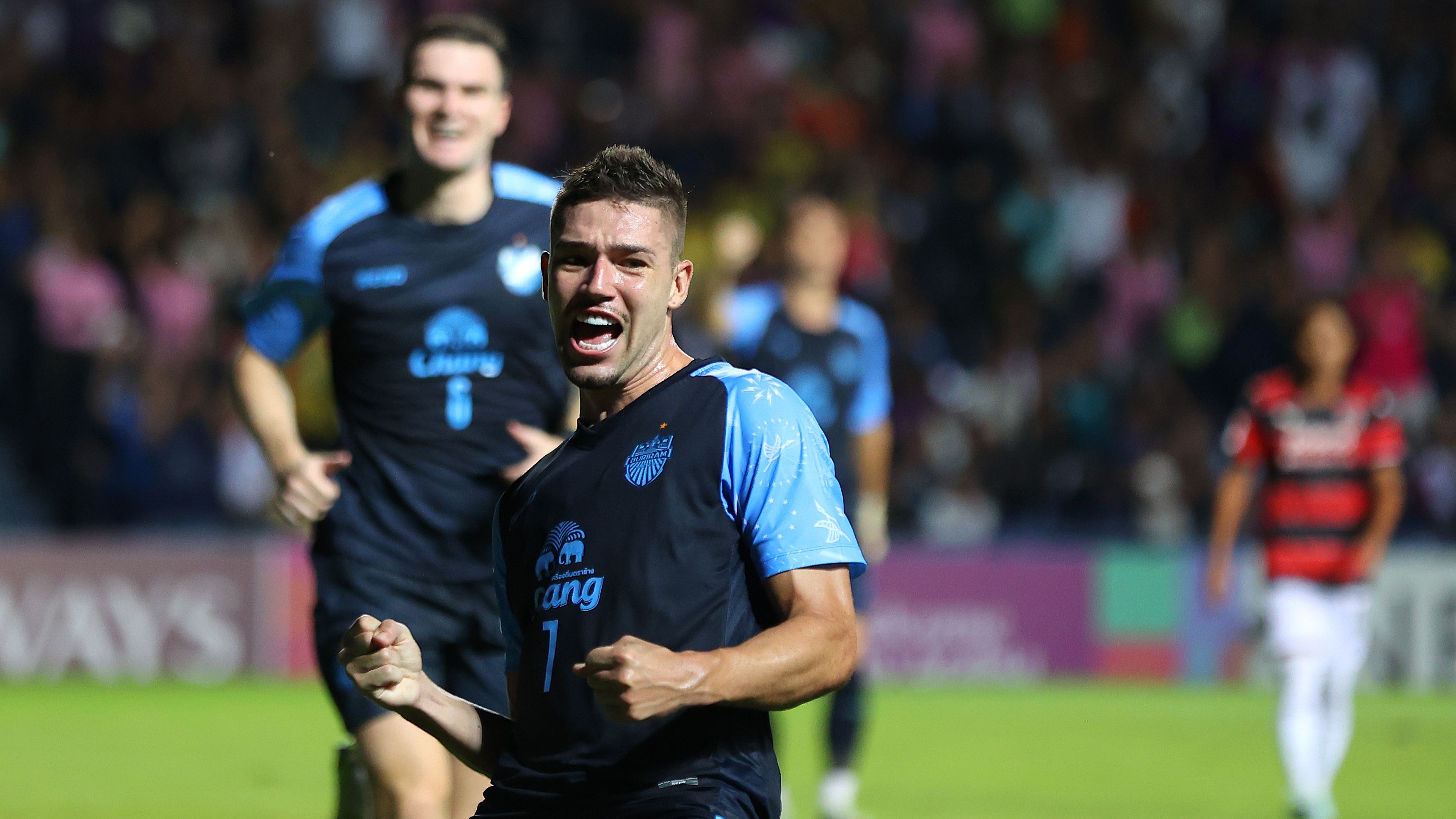 Ex-São Paulo termina Campeonato Tailandês como artilheiro e melhor ...