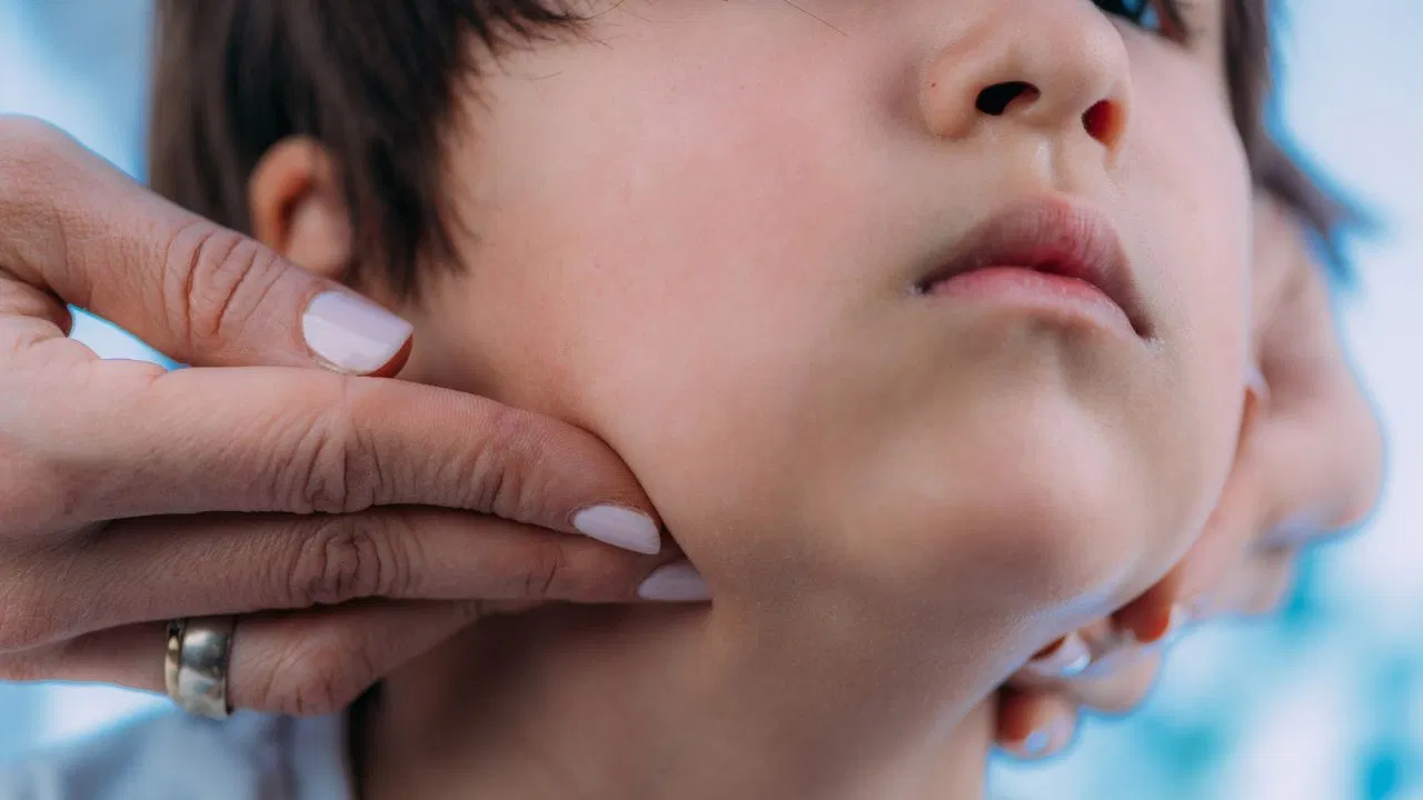 Can Children Get Thyroid Disorders? Causes, Symptoms, Diet and ...