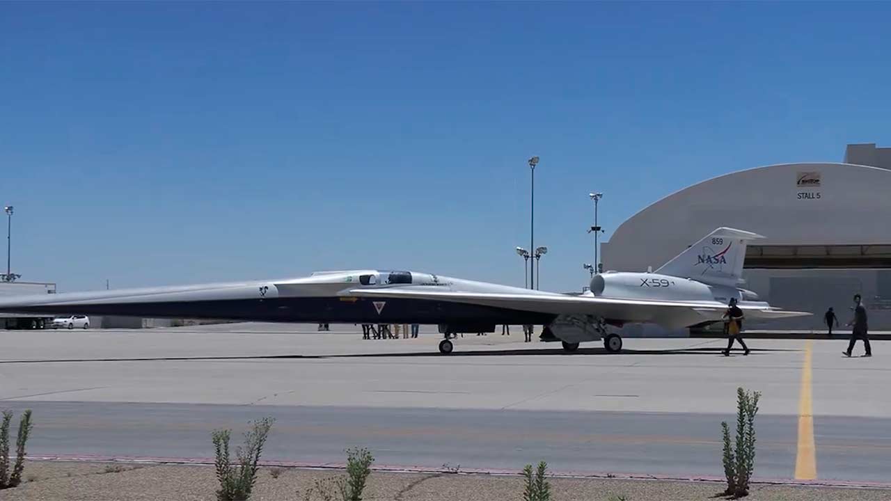 Video: Pesawat X-59 Bergerak untuk Pertama Kalinya dalam Pengujian NASA