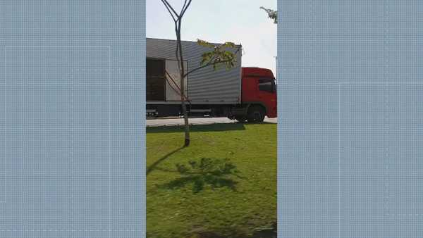 Portas abertas, eixo erguido e sem cadeado: caminhoneiros elaboram ...