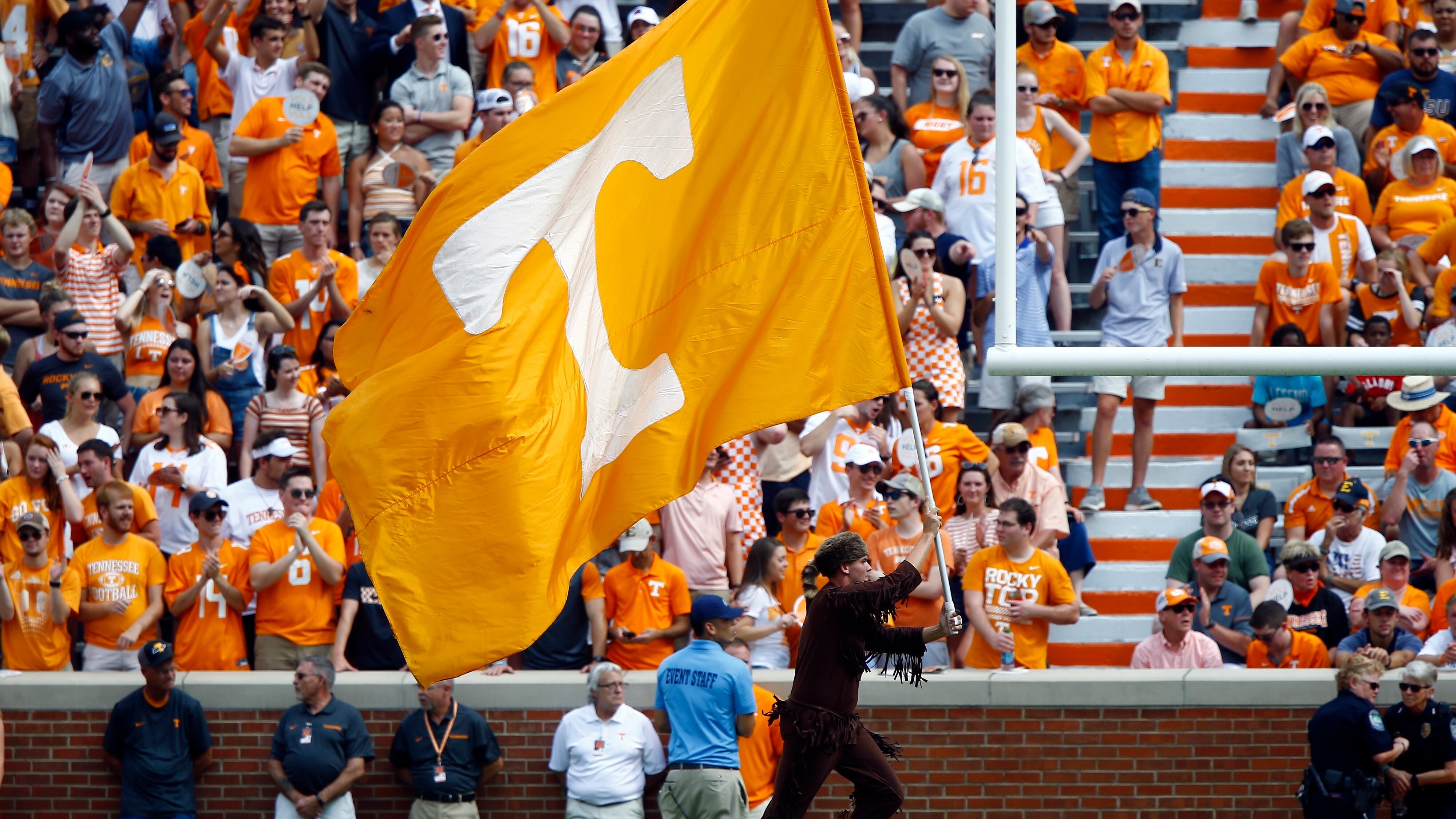 Tennessee Athletics, Gray Media partner in game-changing agreement ...