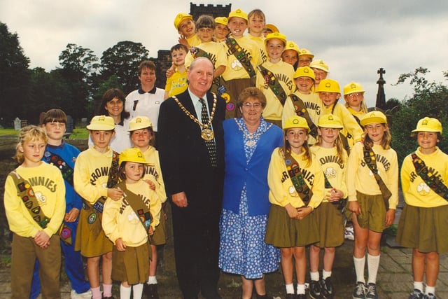 15 wonderful retro pictures of Preston Brownies enjoying their ...