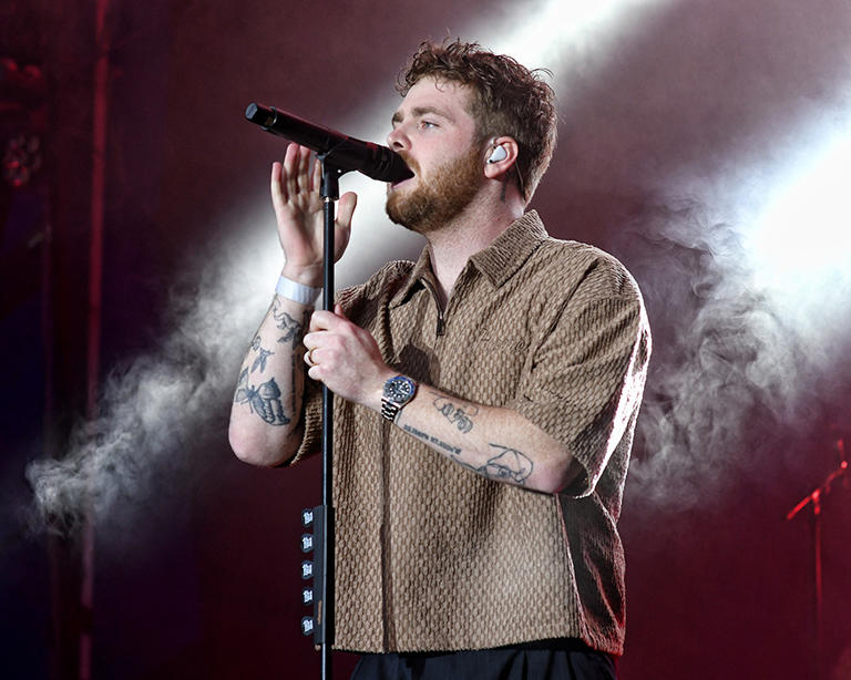 Alex Warren returns to Dublin for sold-out show at the Iveagh Gardens