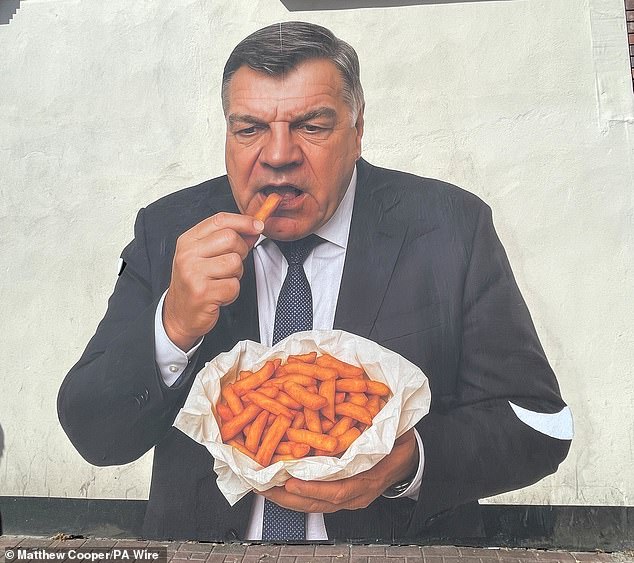 Sam Allardyce's hilarious reaction to bizarre mural of him eating chips ...