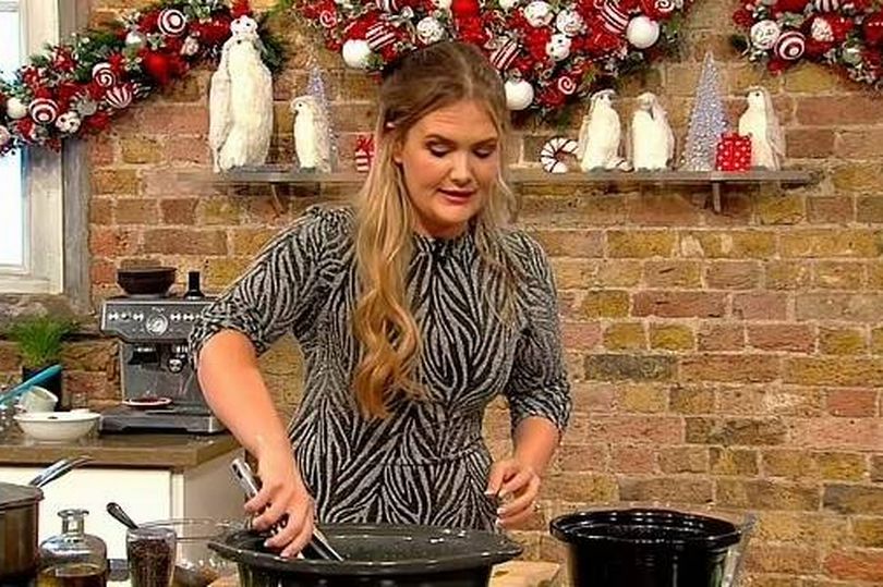 Strictly Come Dancing bosses 'in talks' with This Morning star to ...